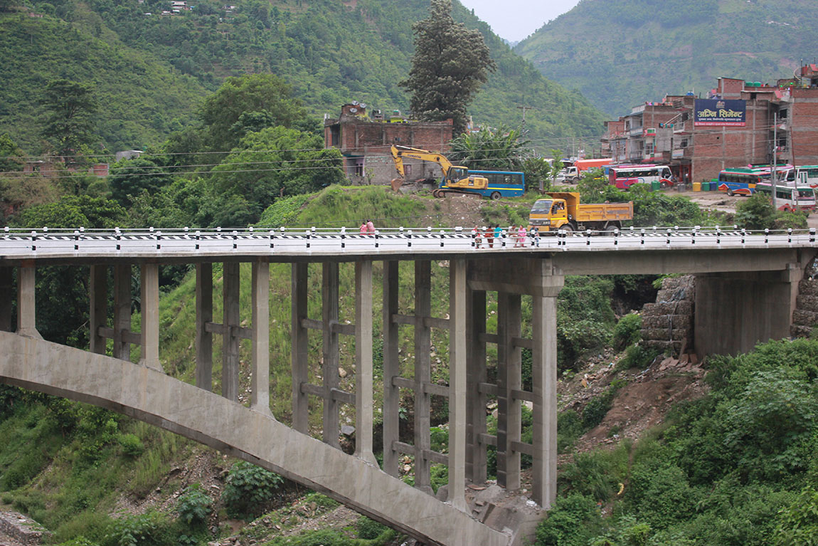 एघार करोडको लागतमा बन्यो ‘आर्क ब्रिज’ पुल : हट्यो मुग्लिङ सडक खण्डको ...
